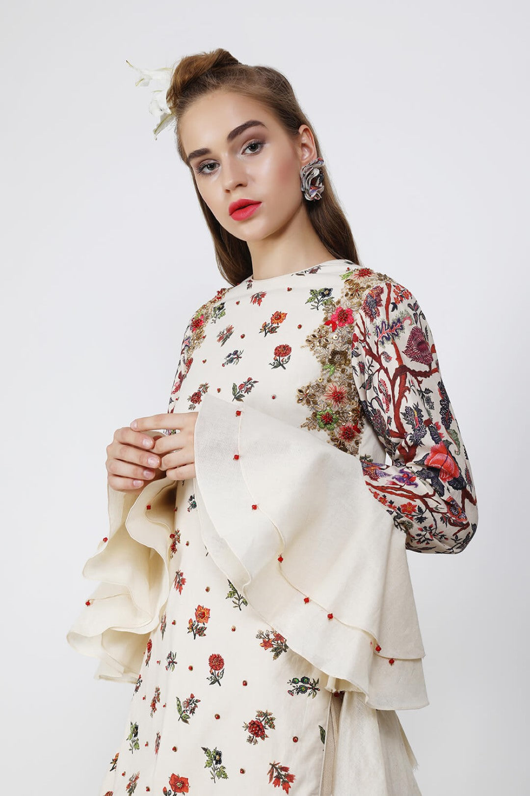 backless tunic with straight pleated flute pants